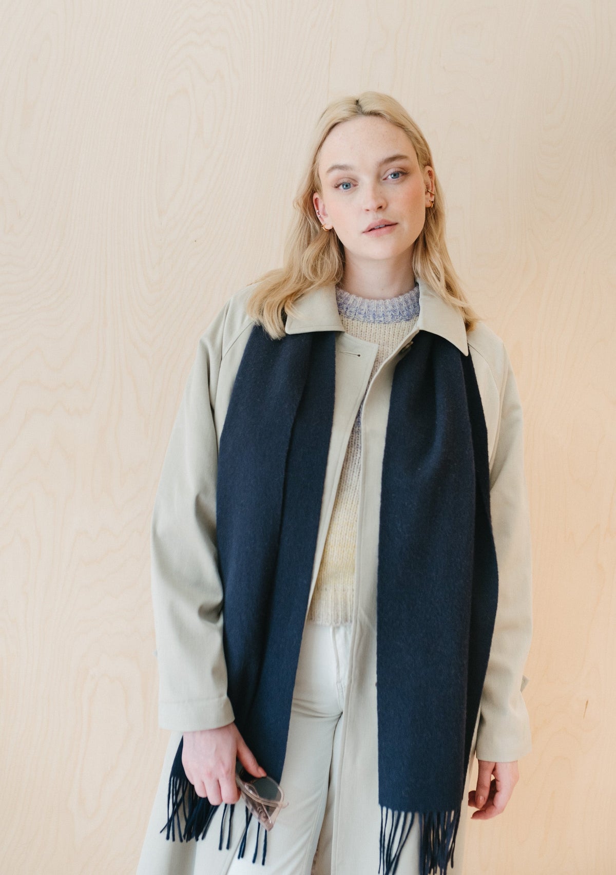 Lambswool Oversized Scarf in Navy – TBCo